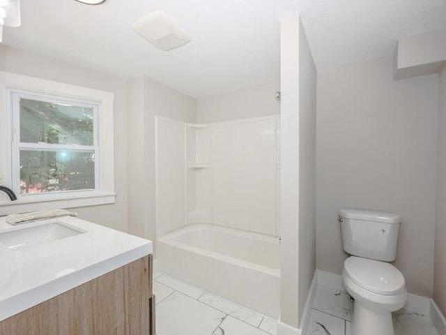 house with 4 bedroom, Franklin NH ES103969015