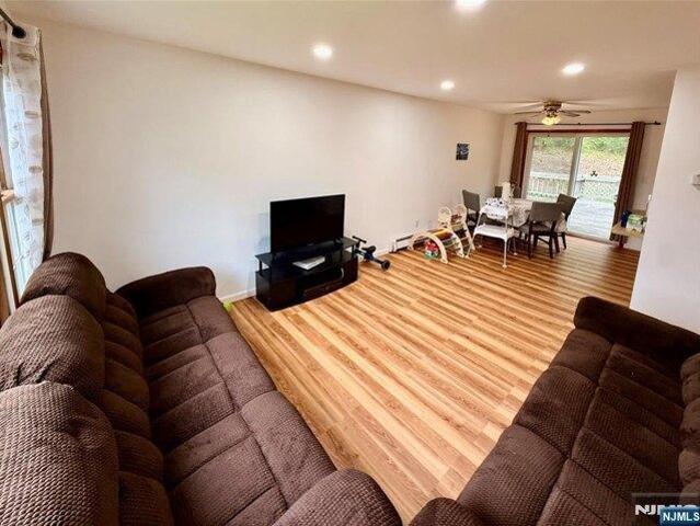 house with 4 bedroom, Franklin NJ DLS102475435