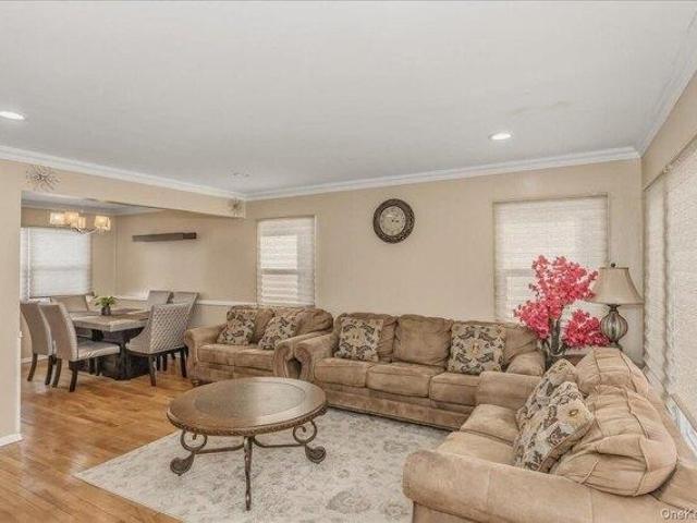 house with 4 bedroom, Franklin Square NY DS101783398