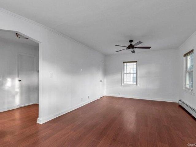 house with 4 bedroom, Franklin Square NY ES104907344