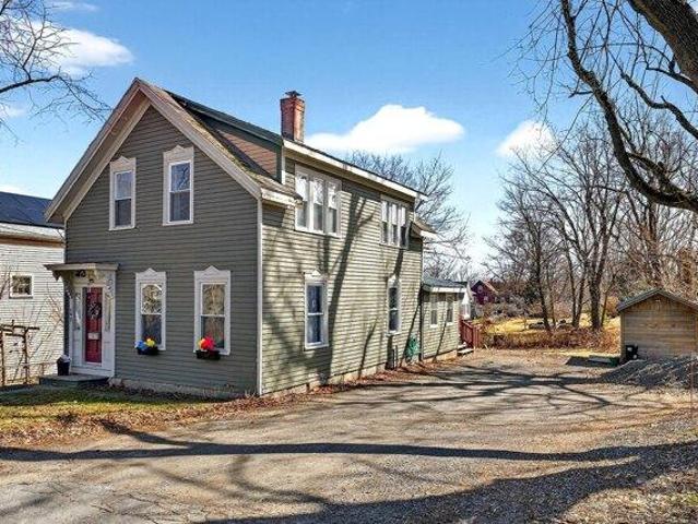 house with 4 bedroom, Gardiner ME DS102801066