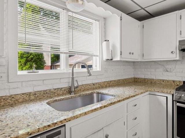 house with 4 bedroom, Gardiner ME ES104010113