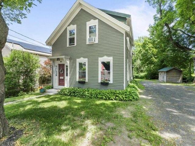 house with 4 bedroom, Gardiner ME ES104329283