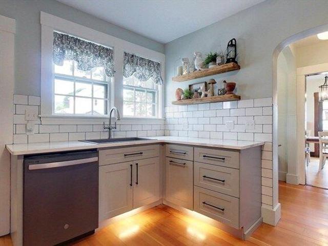 house with 4 bedroom, Gardner MA ES104044144
