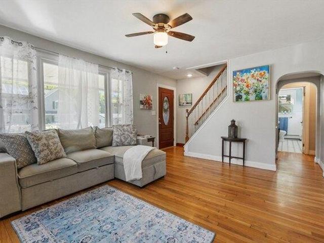 house with 4 bedroom, Gardner MA ES104112831