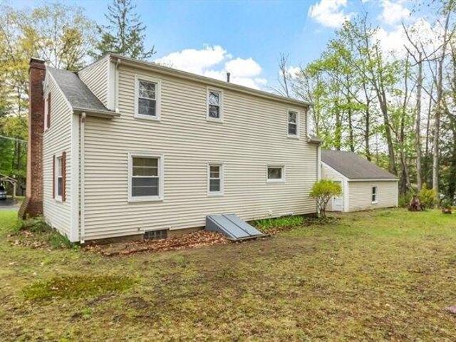 house with 4 bedroom, Gardner MA ES104153257