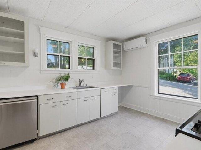house with 4 bedroom, Gardner MA ES104791238