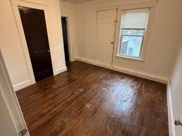 house with 4 bedroom, Gardner MA ES105159347