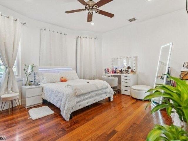 house with 4 bedroom, Garfield NJ DLS101633343
