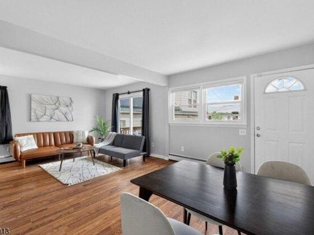 house with 4 bedroom, Garfield NJ ES104192592