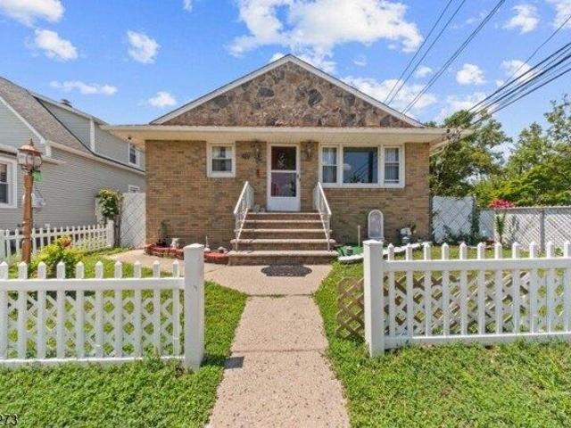 house with 4 bedroom, Garfield NJ ES104264533
