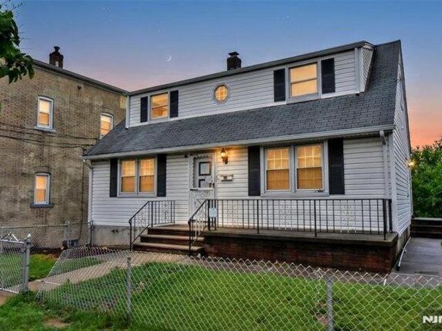 house with 4 bedroom, Garfield NJ ES104376878