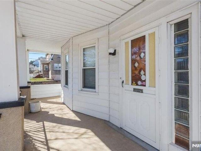 house with 4 bedroom, Garfield NJ ES104329422