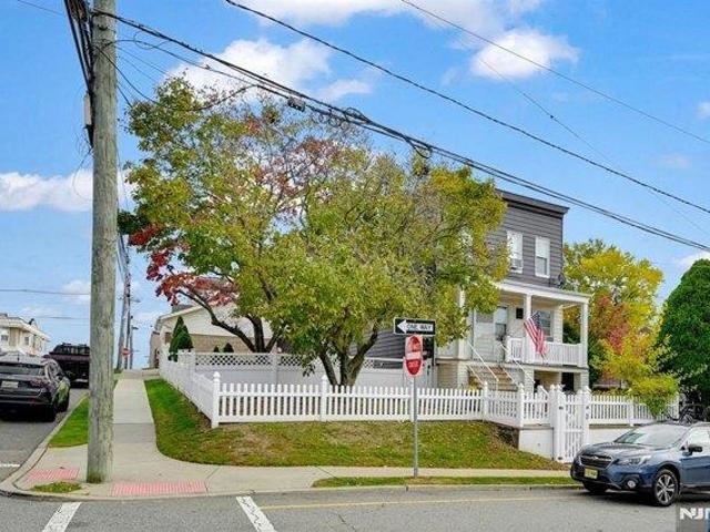 house with 4 bedroom, Garfield NJ ES104920078