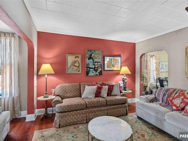 house with 4 bedroom, Garfield NJ ES105141360
