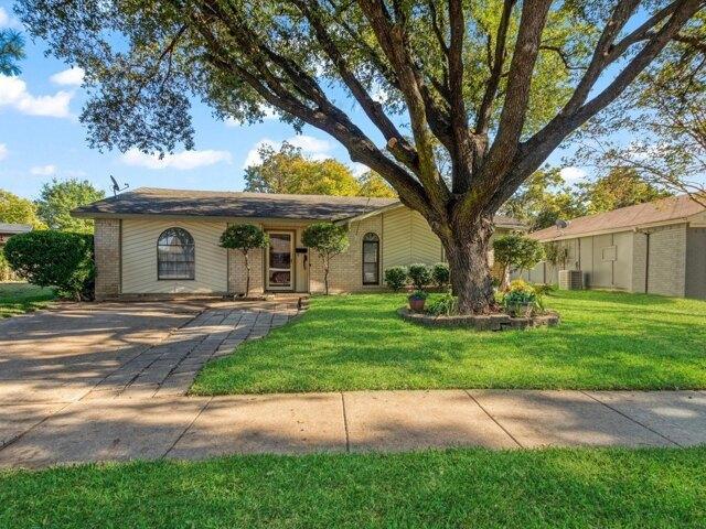 house with 4 bedroom, Garland TX DS93775074