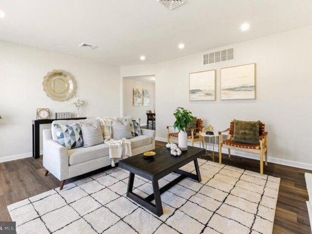 house with 4 bedroom, Gibbstown NJ ES105173609