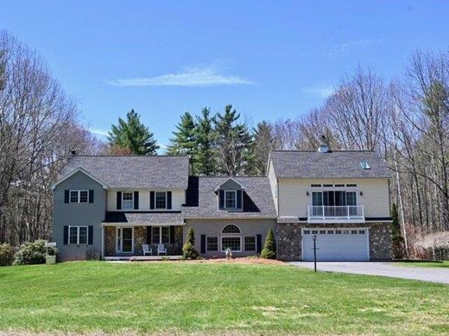 house with 4 bedroom, Goffstown NH DLS102531685