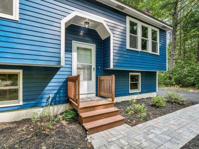 house with 4 bedroom, Goffstown NH ES104832389