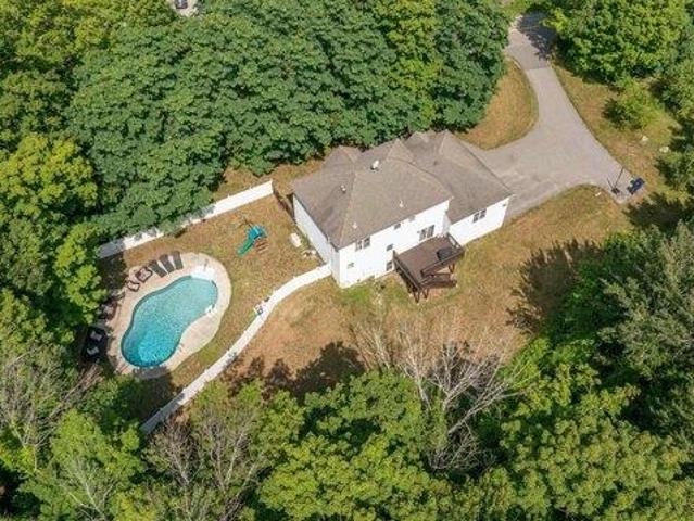 house with 4 bedroom, Goffstown NH ES104851157