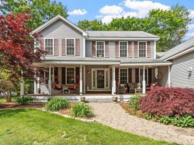 house with 4 bedroom, Goffstown NH ES104265798