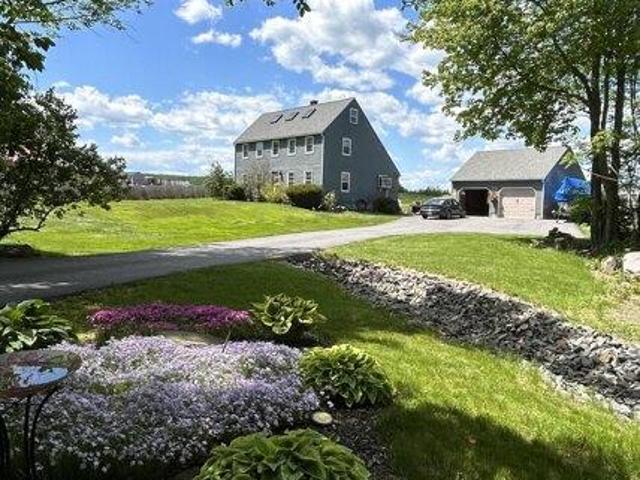 house with 4 bedroom, Gorham ME DS104300133