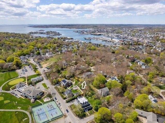 house with 4 bedroom, Gloucester MA DLS102411465