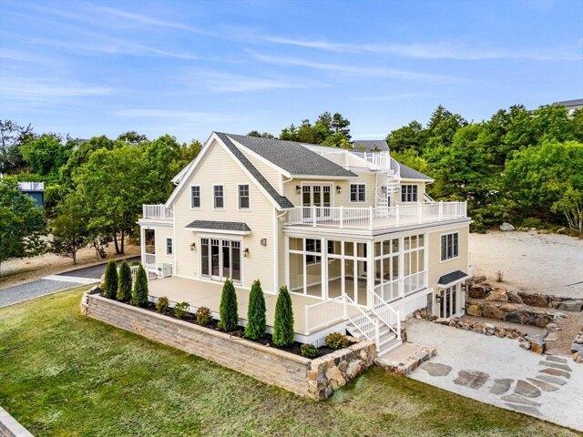 house with 4 bedroom, Gloucester MA DLS102412643