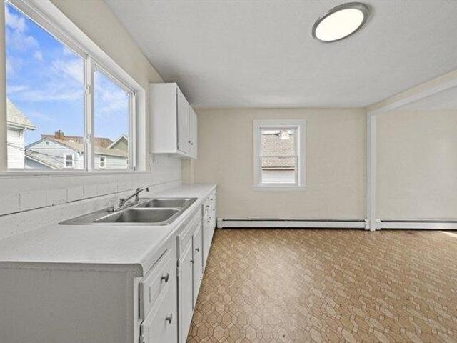 house with 4 bedroom, Gloucester MA ES105041241