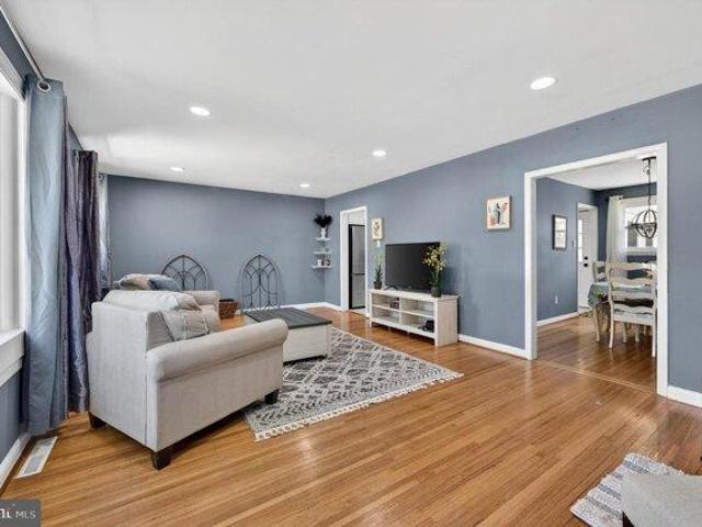 house with 4 bedroom, Glassboro NJ ES103624972