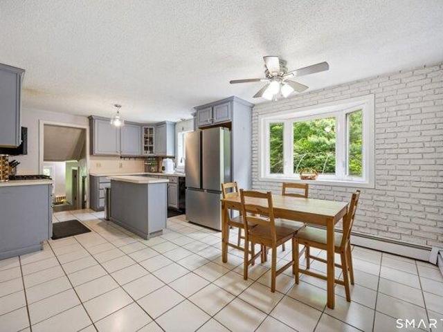house with 4 bedroom, Glastonbury CT DS103189474