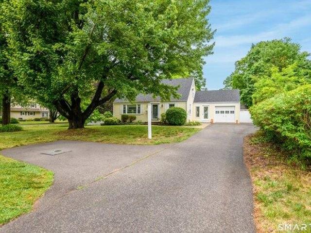 house with 4 bedroom, Glastonbury CT DS104076705