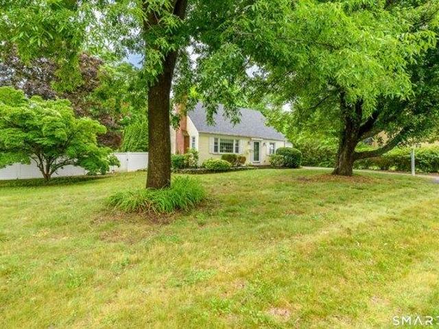 house with 4 bedroom, Glastonbury CT ES104076705