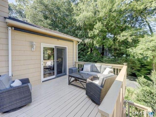 house with 4 bedroom, Glastonbury CT ES104296770