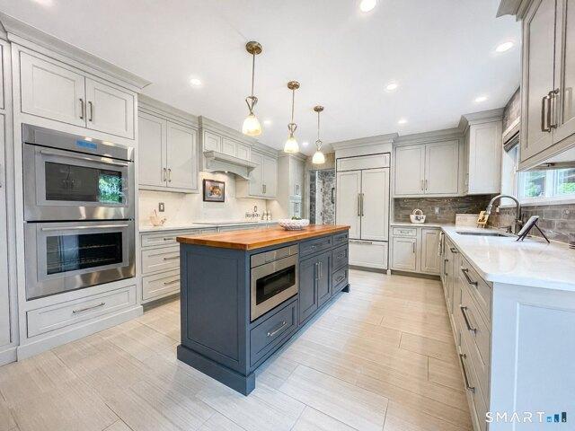 house with 4 bedroom, Glastonbury CT ES104298498