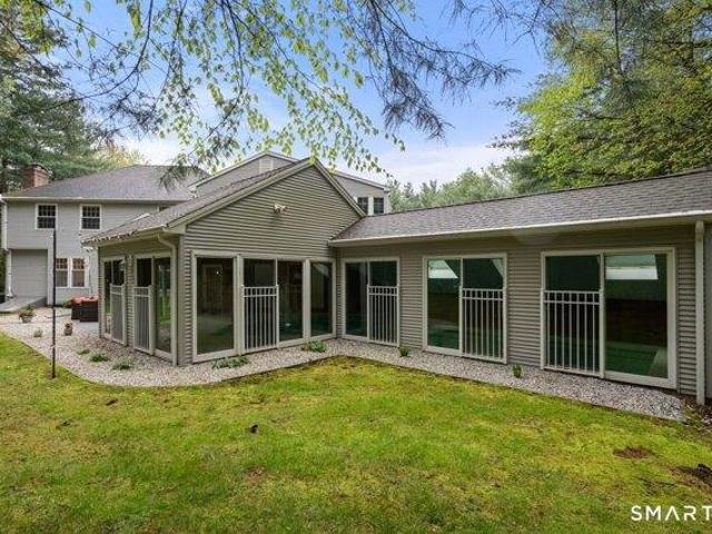 house with 4 bedroom, Glastonbury CT ES104232908