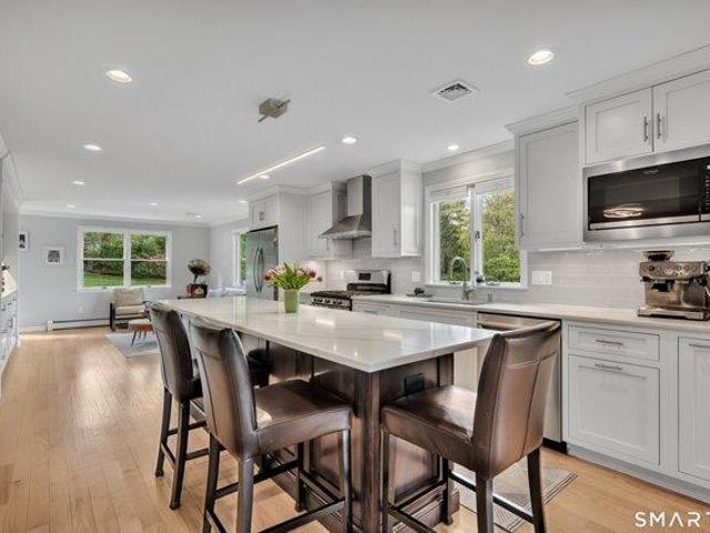 house with 4 bedroom, Glastonbury CT ES104235852