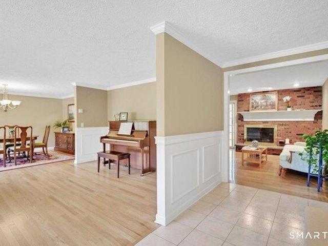 house with 4 bedroom, Glastonbury CT ES104445977