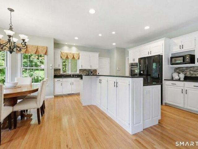 house with 4 bedroom, Glastonbury CT ES104762393