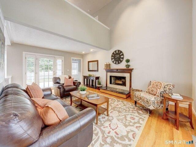 house with 4 bedroom, Glastonbury CT ES104848621