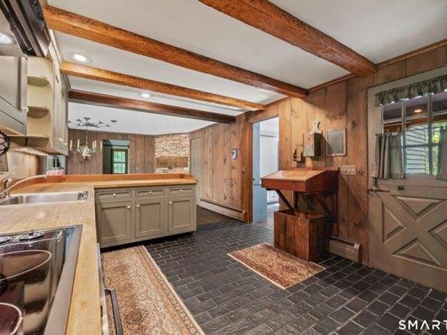 house with 4 bedroom, Glastonbury CT ES104898736
