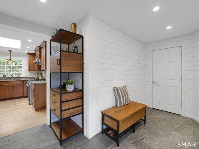 house with 4 bedroom, Glastonbury CT ES104906866