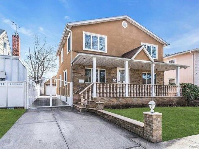house with 4 bedroom, Glen Oaks NY DLS102565616