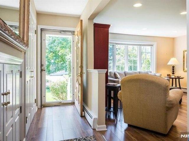 house with 4 bedroom, Glen Rock NJ ES104405917