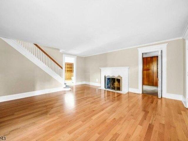 house with 4 bedroom, Glen Rock NJ ES104375277