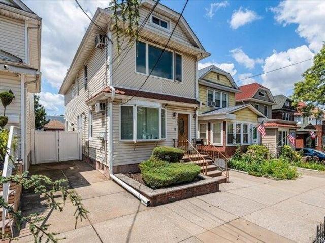 house with 4 bedroom, Glendale NY DLS101781277