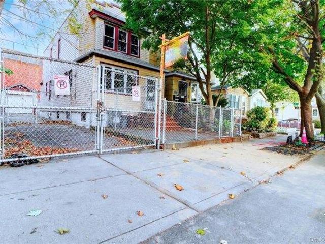 house with 4 bedroom, Glendale NY DLS101781331