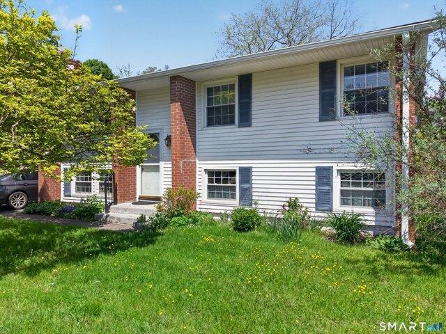 house with 4 bedroom, Groton CT DLS102728158