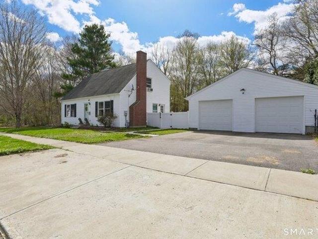 house with 4 bedroom, Groton CT DLS103097693