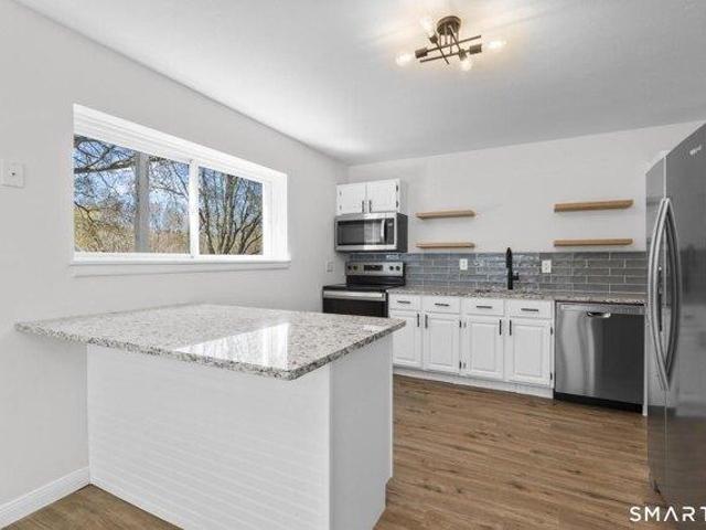 house with 4 bedroom, Groton CT ES103187826
